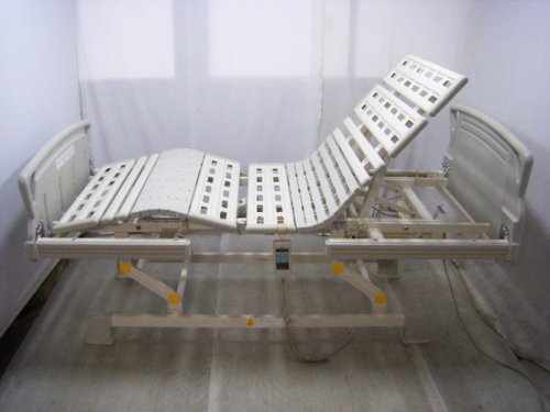 電動ベッド「キューマアウラ」（パラマウントベッド／KQ-602／2モーター／83レギュラー）[DBP602]