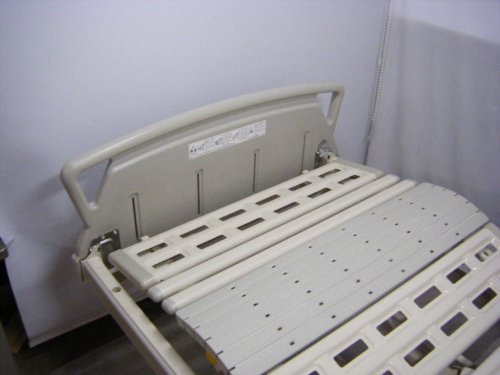 電動ベッド「キューマアウラ」（パラマウントベッド／KQ-602／2モーター／83レギュラー）[DBP602]