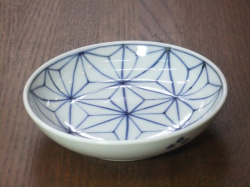 有田焼 青花 麻の葉 3．6寸深小皿