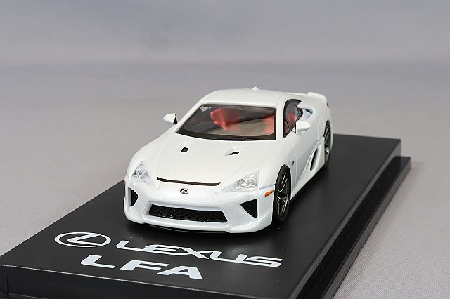 CMモデル 1/64 レクサス LFA パールホワイト
