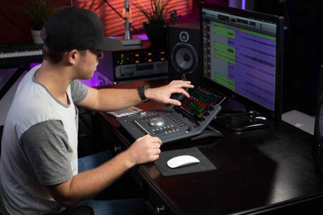 Avid/Pro Tools | Dock Control Surface