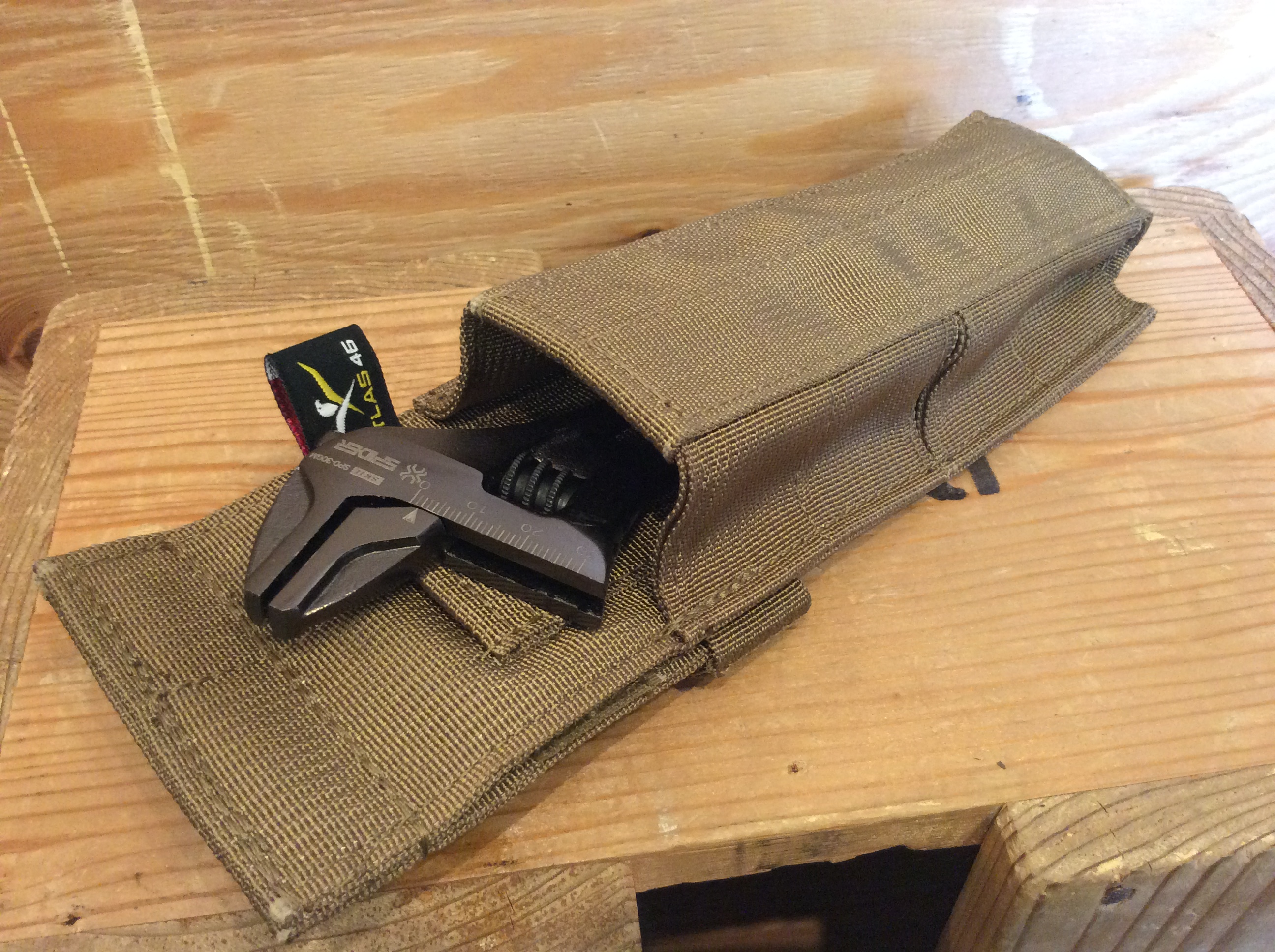 ATLAS46 MULTI PURPOSE TOOL POUCH /COYOTE / BLACK