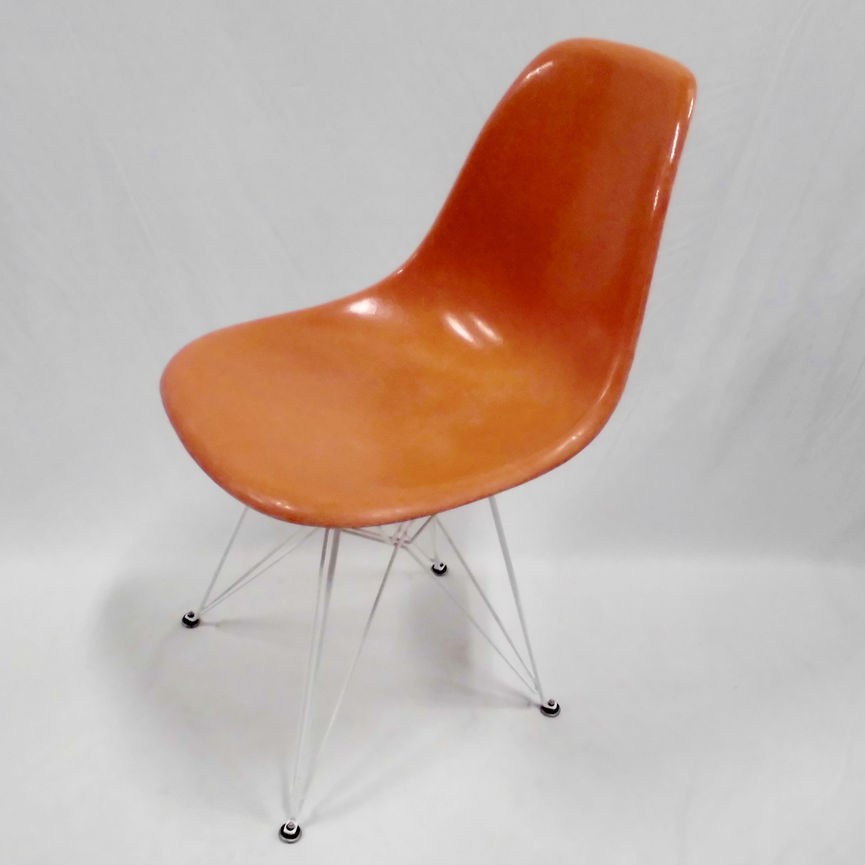 Eames Side Shell Chair Orange