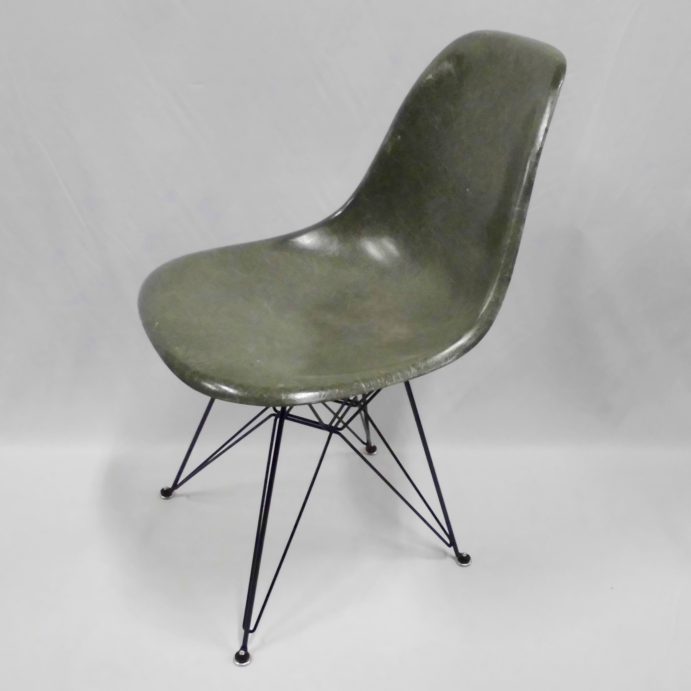 Eames Side Shell Chair Army Green