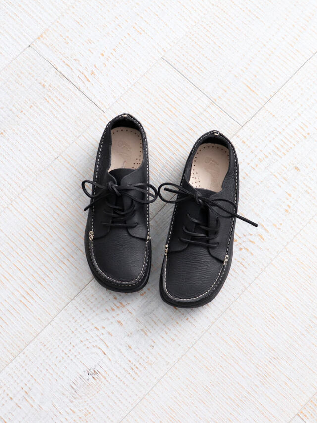 Yogi Footwear FINN II LEATHER SHOE ON NEGATIVE HEEL - BLACK MONO