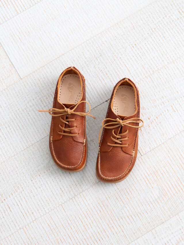 Yogi Footwear FINN II LEATHER SHOE ON NEGATIVE HEEL - CHESTNUT BROWN