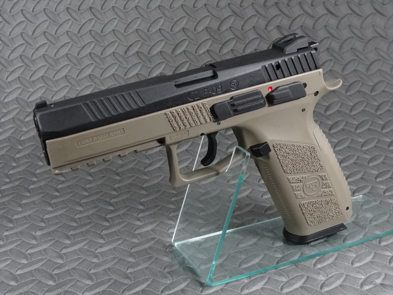 【海外バージョン】 KJ-Works CZ P-09 DUTY GBB TAN Marking Ver. StrikeArms