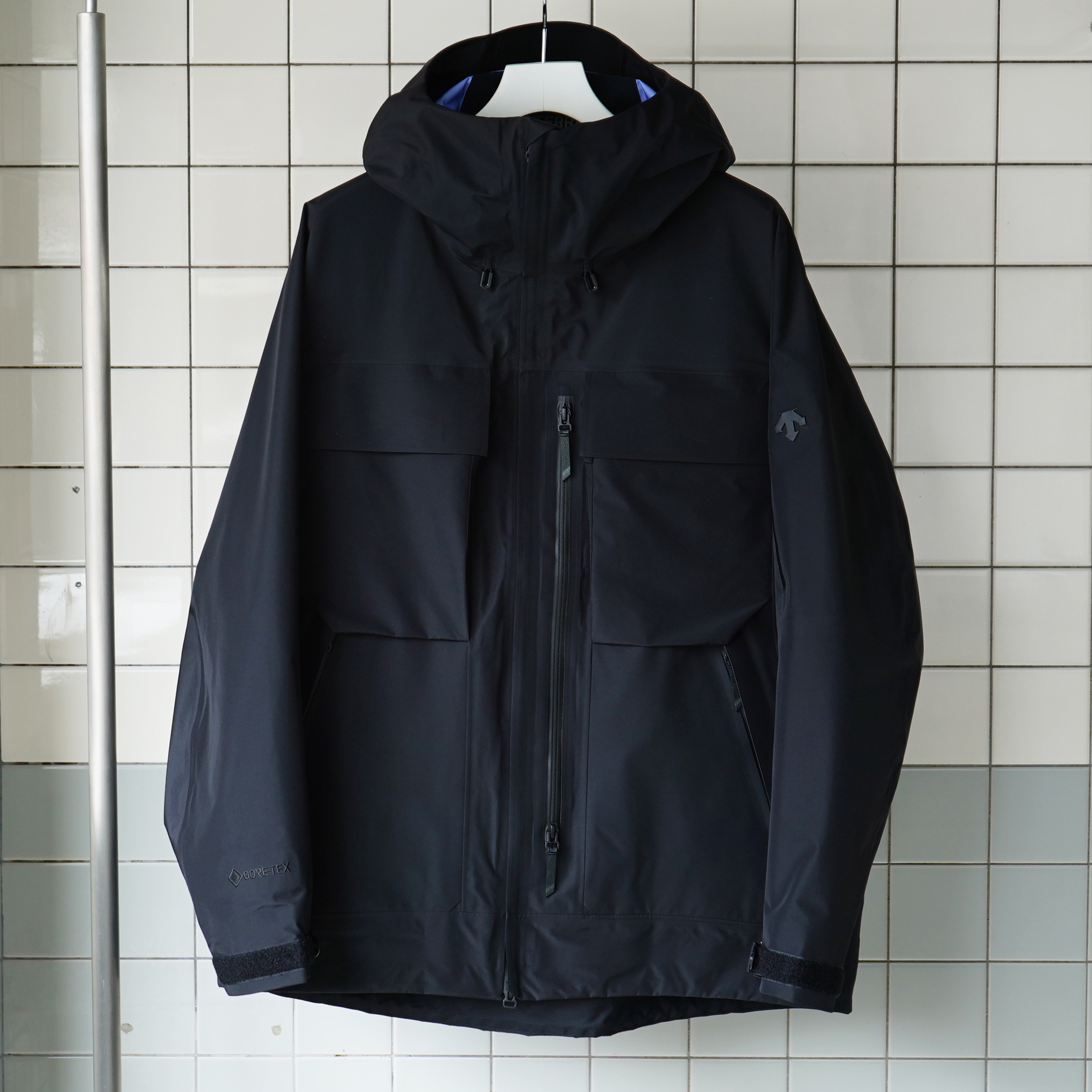 DESCENTE ALLTERRAIN 81 GORE-TEX SHELL JACKET BLACK