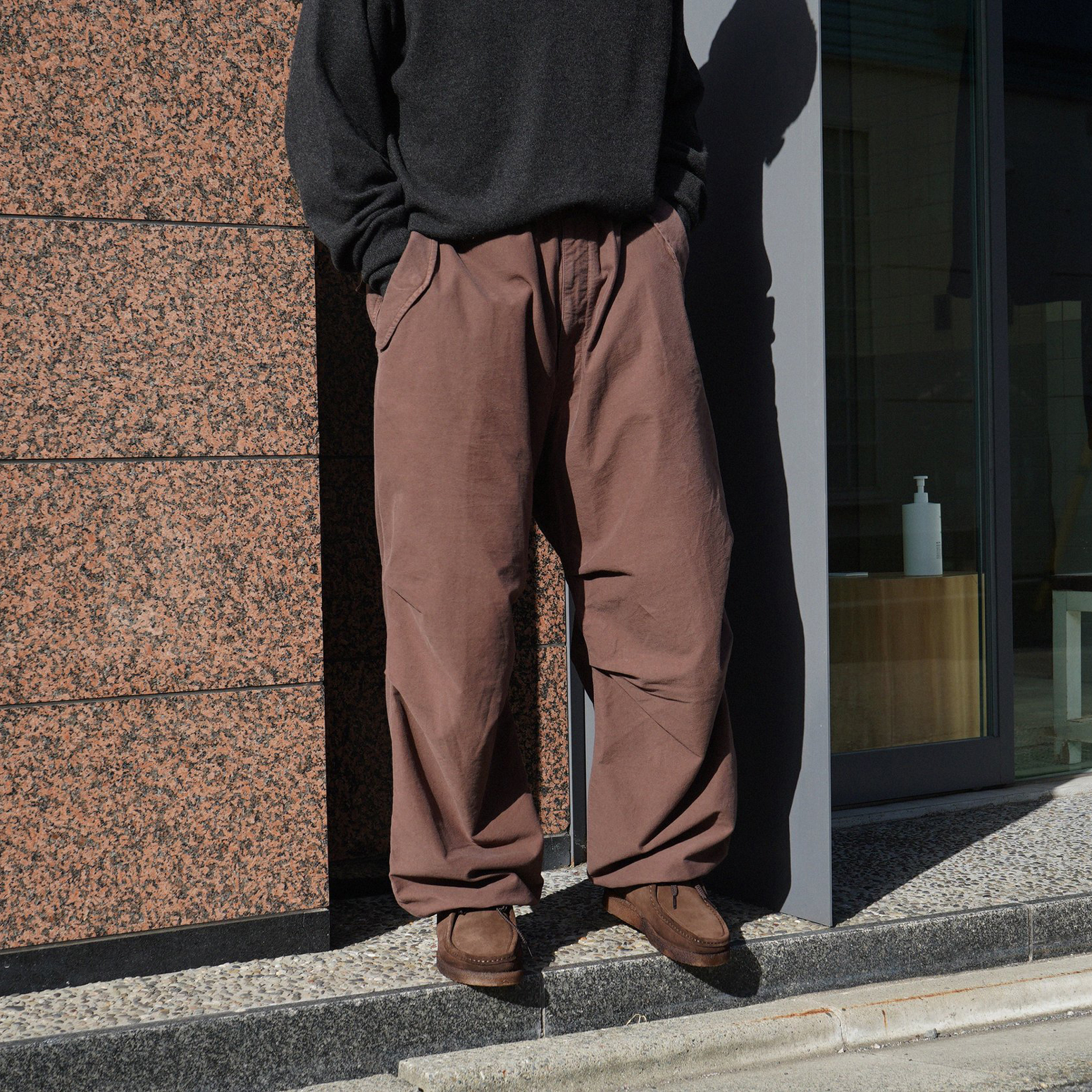 INNAT EASY OVER PANTS BROWN