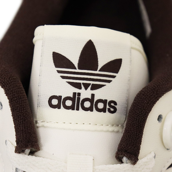 adidas (アディダス) IE2214 RIVALRY LOW スニーカー クラウドホワイトxシャドーブラウンxクラウドホワイト AD225